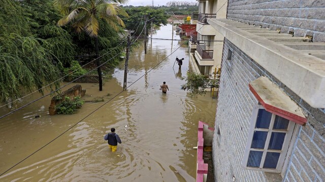 Heavy Rains in Bengaluru force cancellation of India-NZ Test Day 1 ...