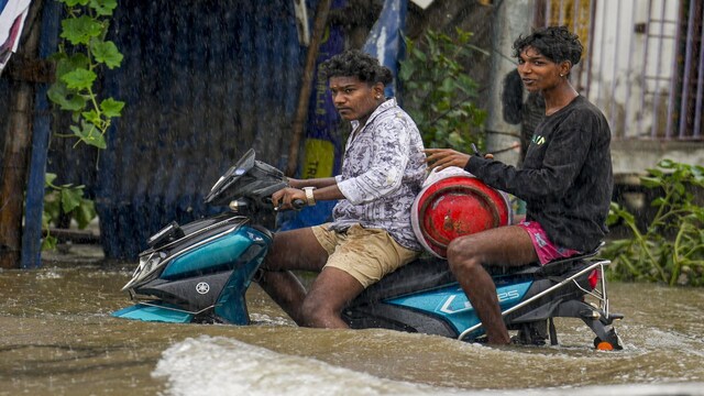 Heavy Rains in Bengaluru force cancellation of India-NZ Test Day 1 ...