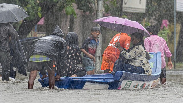 Heavy Rains in Bengaluru force cancellation of India-NZ Test Day 1 ...