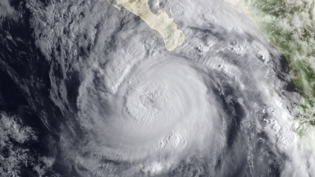 Hurricane Oscar makes landfall in eastern Cuba, the US National ...