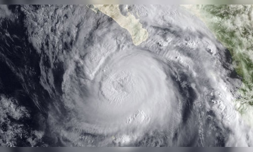 Hurricane Oscar makes landfall in eastern Cuba, the US National ...