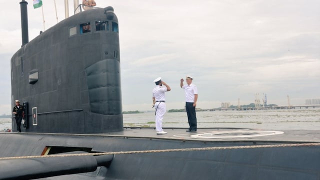 Russian submarine Ufa docks in Kochi, strengthening India-Russia ties ...