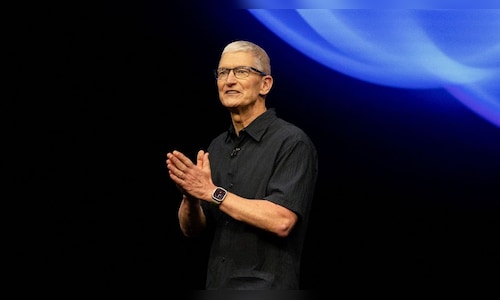 Apple’s future hinges on leadership reshuffle as Tim Cook remains ...
