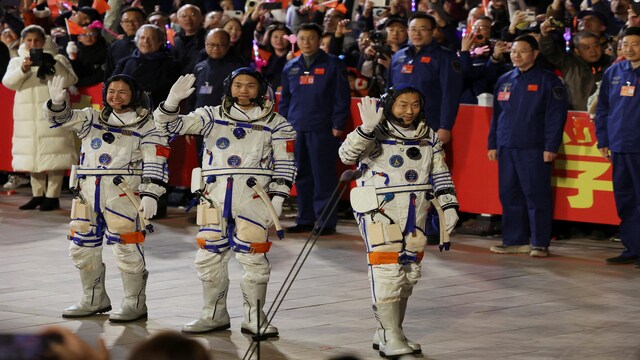 China space station crew returns to Earth after six months in space ...