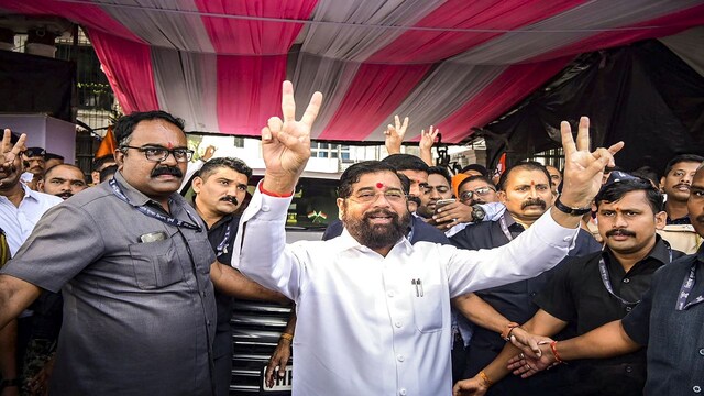 Maharashtra election results reactions: Devendra Fadnavis remains tight ...