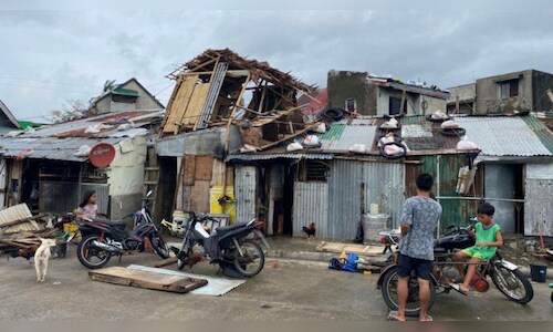 Super typhoon Man-Yi set to weaken as it barrels through Philippines ...