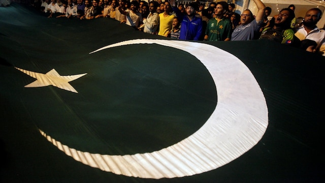 Pakistan records annual current account surplus of $2.1 billion ...