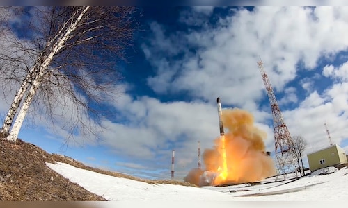 Global panic as Putin raises spectre of nuclear war — How other ...