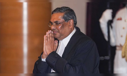Justice Sanjiv Khanna takes oath as the 51st Chief Justice of India ...