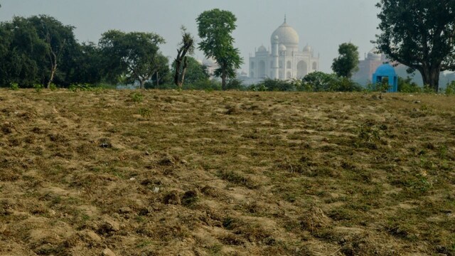 Agra Farmer claims land in Gyarah Sidi Park with Taj Mahal view, bans ...