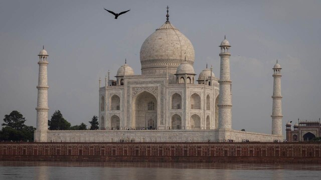 Anti-drone system deployed for Taj Mahal's security - CNBC TV18