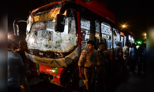 Watch | Driver escapes with backpacks through window after deadly Kurla ... Watch | Driver escapes with backpacks through window after deadly Kurla ...