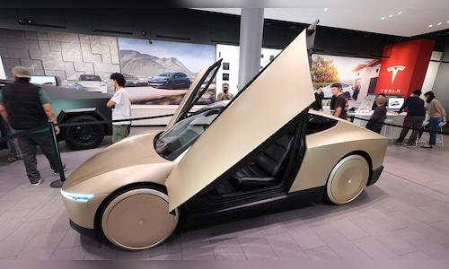 Tesla refunds early India bookings signaling entry is near - CNBC TV18