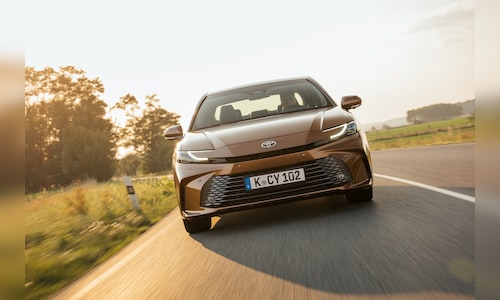 Toyota’s 9th-gen Camry debuts in India with hybrid tech and 25.49 km/l ...