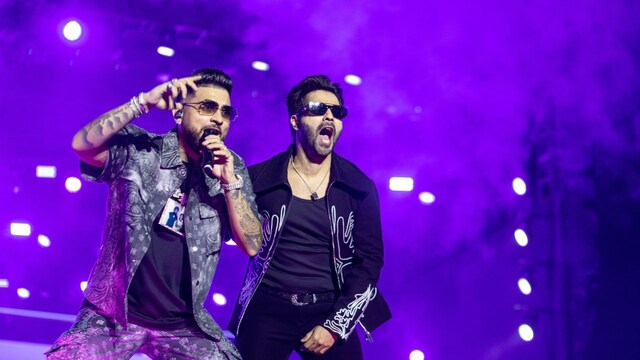 Karan Aujla's India tour performance sets Gurugram on fire with guest ...