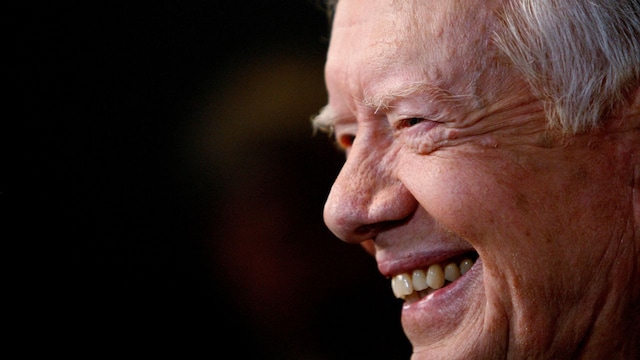 ‘Carpenter’ Carter helped build 100 houses near Lonavala - CNBC TV18