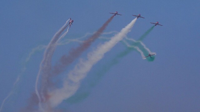 Aero India 2025 Day 1: Spectacular aerial displays mesmerise crowd as ...
