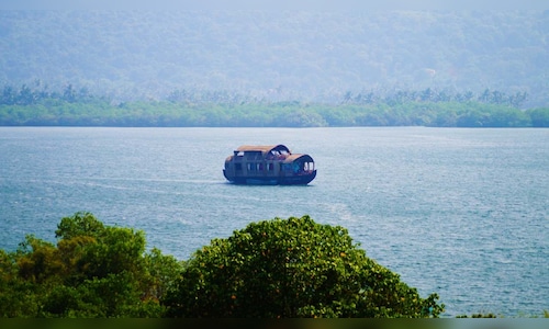 7.3 million domestic and 3.36 lakh foreign tourists visit Goa between ...