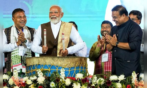 PM Modi plays Dhomsa, celebrates Assam’s tea heritage and inaugurates ...