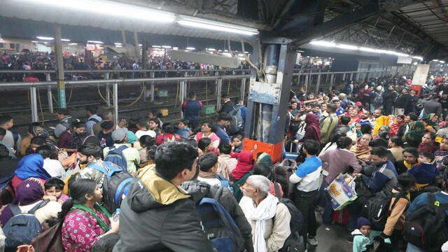 In Pics: Overcrowding, confusion, and chaos – how a stampede unfolded ...