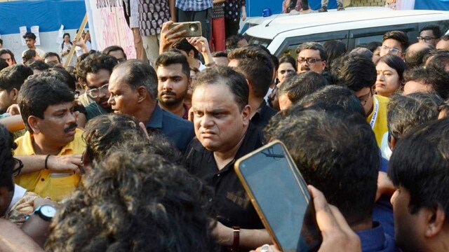 WB Education Minister Bratya Basu gheraoed by SFI and AISA members at ...