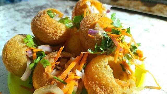 How to make traditional puchka from Kolkata at home - CNBC TV18