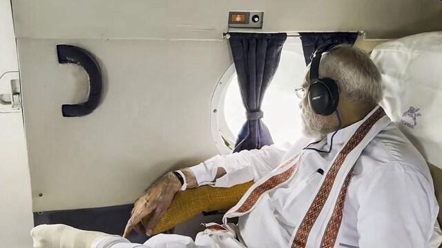 WATCH: PM Modi captures glimpse of Ram Setu while returning from Sri ...