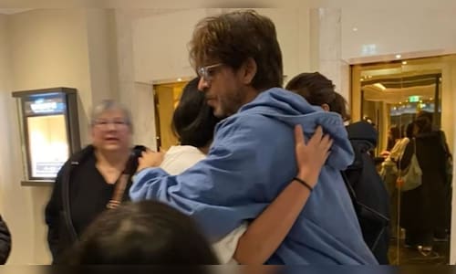 Watch: Shah Rukh Khan turns casual outing in Germany into surprise meet ...