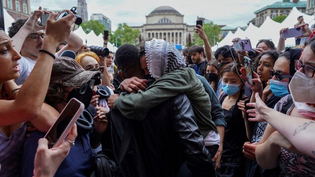NYPD storms Columbia library as Gaza protest turns into mass student ...