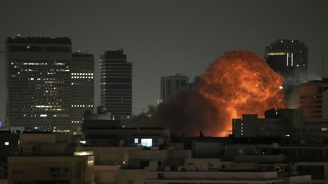 Israel Iran war: Airports close across Mideast as conflict shuts down ...