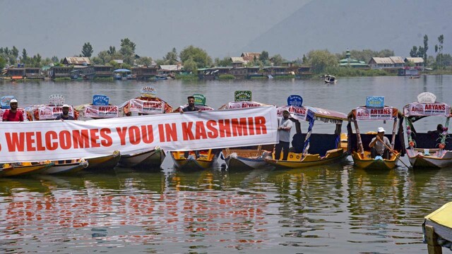 Jammu and Kashmir hosts Shikara race on Dal Lake to revive tourism in ...