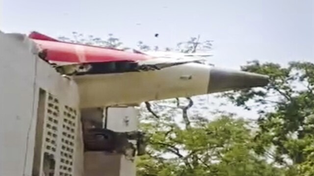 Air India plane crash probe: Co-pilot was flying, captain was ...