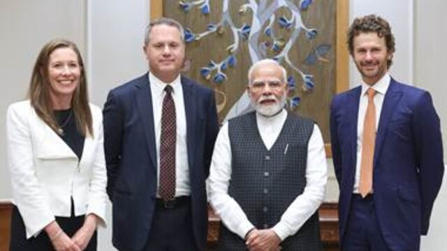 Walmart CEO meets PM Narendra Modi, reaffirms $10 billion sourcing ...