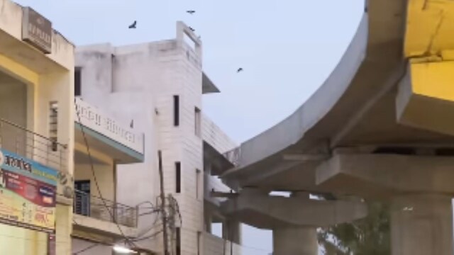 ‘8th wonder of the world’: Lucknow flyover that ends in a building | Watch - CNBC TV18