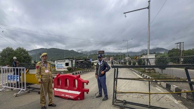 36 hours of continuous rains leads to suspension of Amarnath Yatra on ...