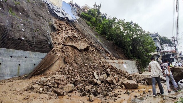Cloudbursts, flash floods, landslides ravage Himachal Pradesh; 14 people dead in Mandi | Pics ...
