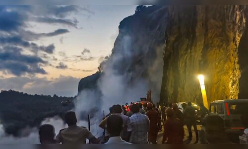 Quarry collapse in Kerala: Efforts to rescue trapped worker suspended ...