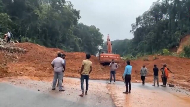 Heavy rains, landslide on NH-75 disrupt Bengaluru-Mangaluru traffic ...