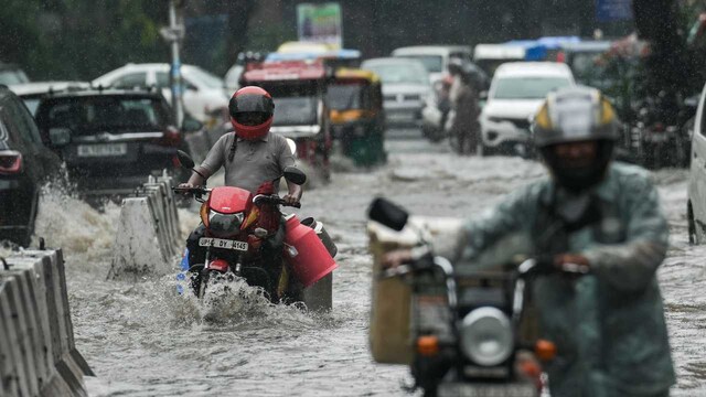 IMD issues fresh alerts as J&K, Jharkhand face flood threat; Delhi ...