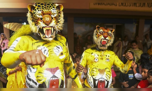 Traditional Onam Games (Onakalikal): From Tug of War to Pulikali - CNBC ...