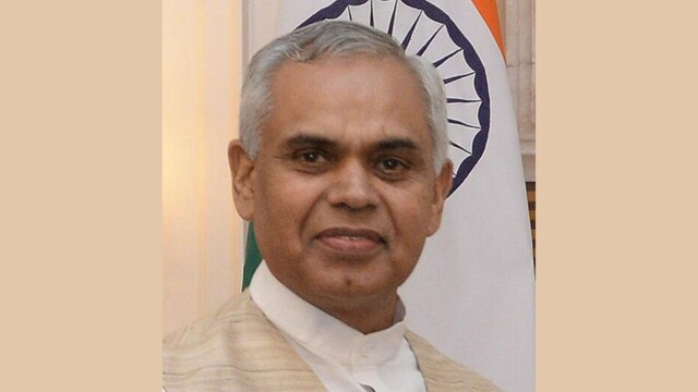 Gujarat Guv Acharya Devvrat gets charge of Maharashtra too - CNBC TV18