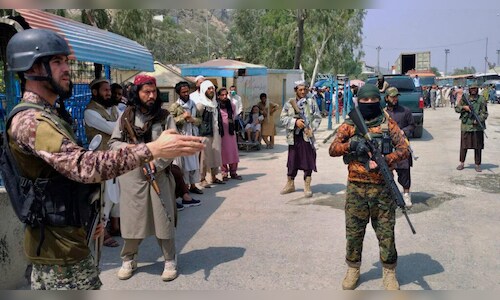 Pakistani authorities shut roads, mobile internet in Islamabad to block ...