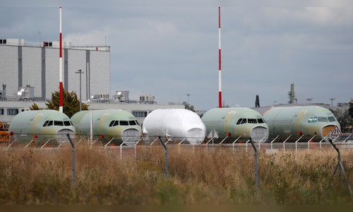 Airbus A320 surpasses Boeing 737 to become the world's most-delivered ...