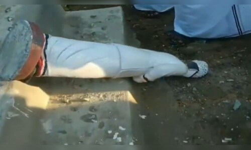 MGR statue vandalised in Madurai, Palaniswami demands arrest of ...