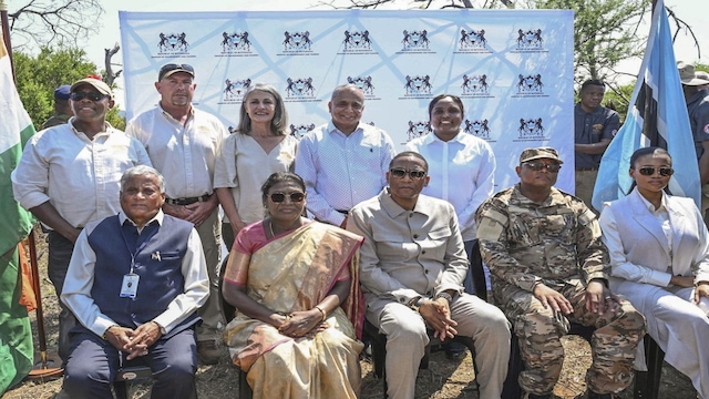 In Pics | Botswana hands over eight cheetahs to President Murmu ...