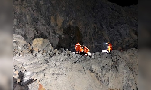 Stone quarry collapse in Sonbhadra leaves one dead, several feared ...