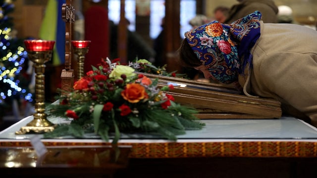 Trump meets Zelenskyy after 60-minute Putin call, says Russia and ...