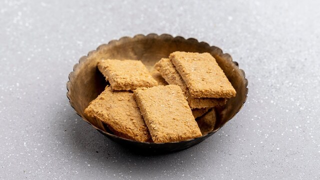 Lohri special dishes: From rewari to makki di roti – traditional foods ...
