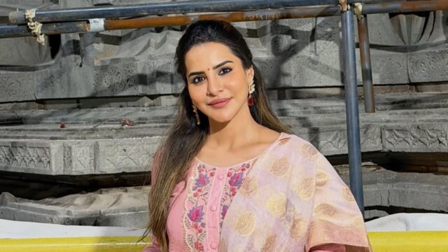 Bigg Boss Telugu 3 fame Ashu Reddy faces cheating charges after NRI ...