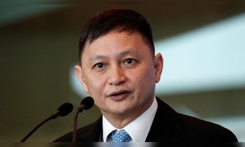 SIA CEO Goh Choon Phong at Tata House as Air India faces leadership ...